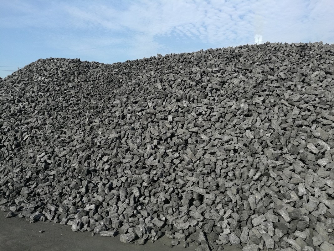 Ash 12% Metallurgical Coke Block Type High Carbon Material 30-80mm